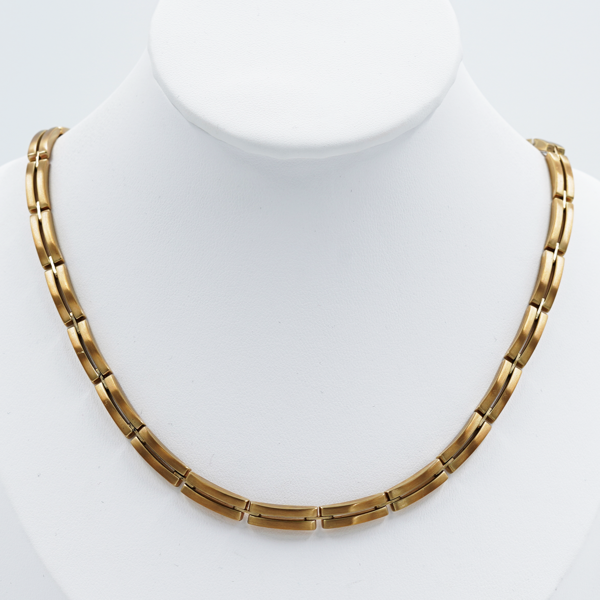 Yellow Gold Block link chain – Tocknell Engravers